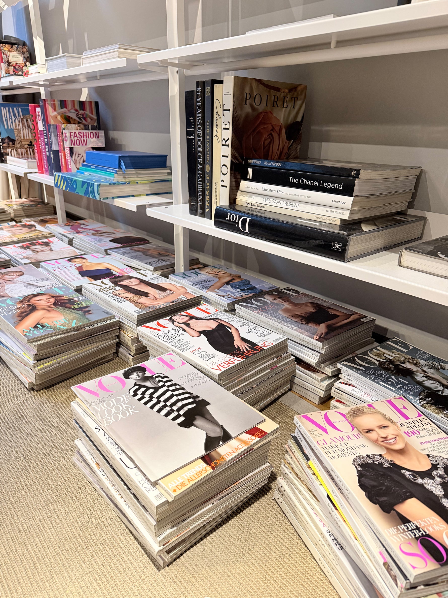 Vintage Fashion Magazines - Rare International Vogue Editions & More ...